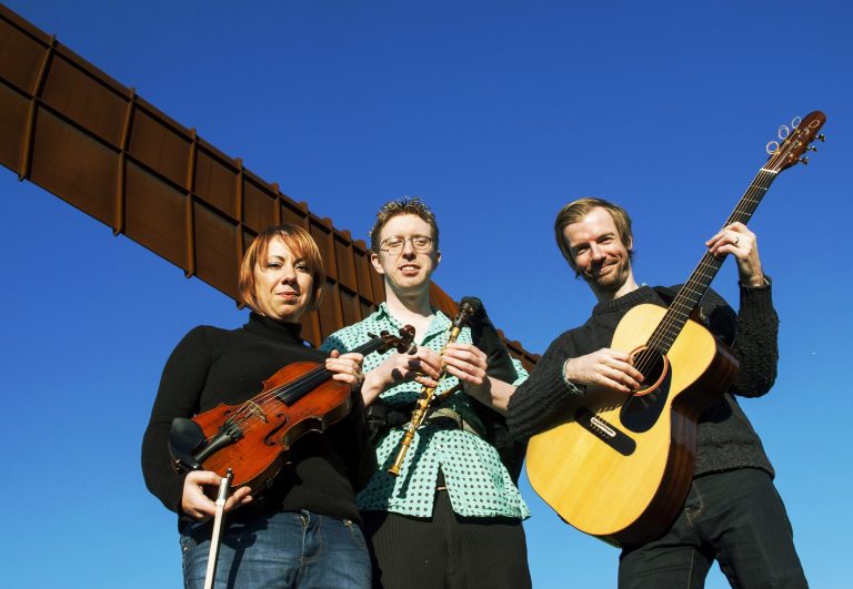 The Andy May Trio – Folk and Roots