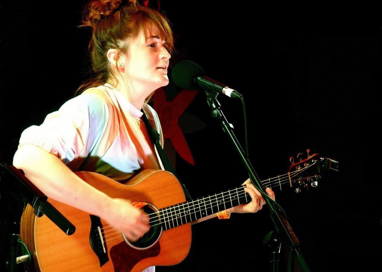 Jess Distill and Minnie Birch – Folk and Roots